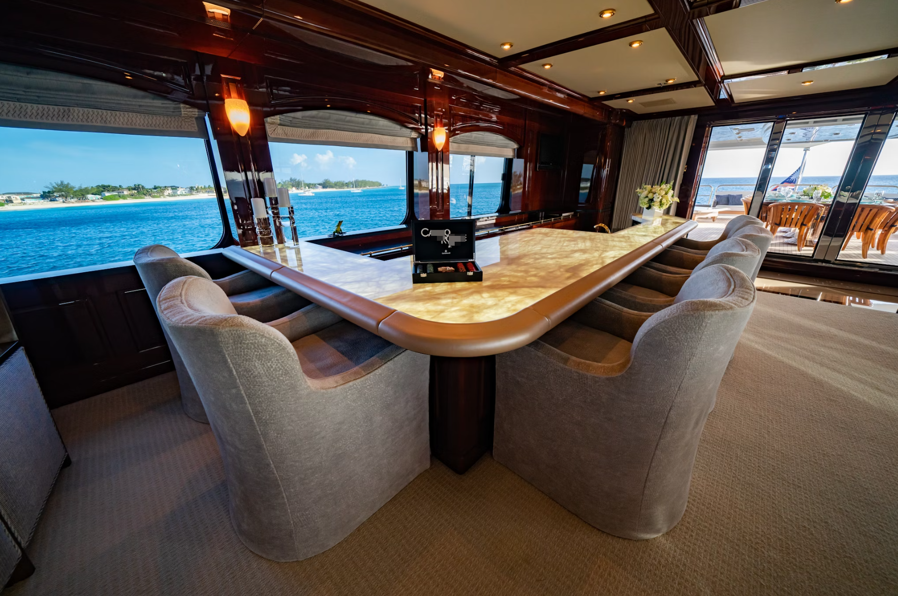 How to Choose a Yacht Rug: Expert Advice for Marine Interiors